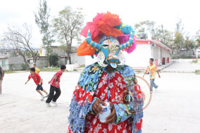 Preservan tradición de máscaras talladas en madera para el carnaval de ...