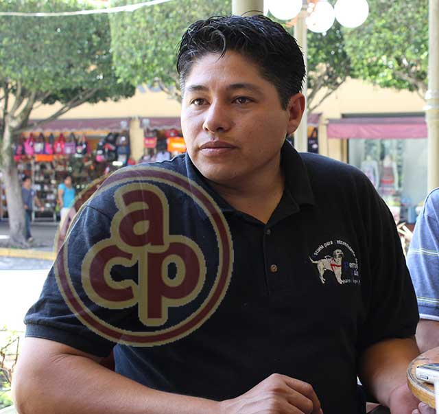 Respeto y aceptación, el mayor reto para invidentes con perros guía ...