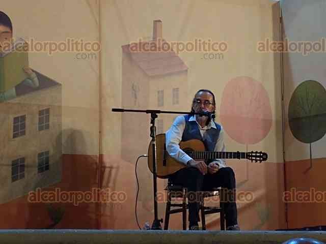 Paco Aragón en la FILU 2022 - Galería - alcalorpolitico.com