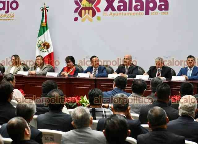 Rinde Ricardo Ahued primer Informe de Gobierno - Galería - alcalorpolitico.com