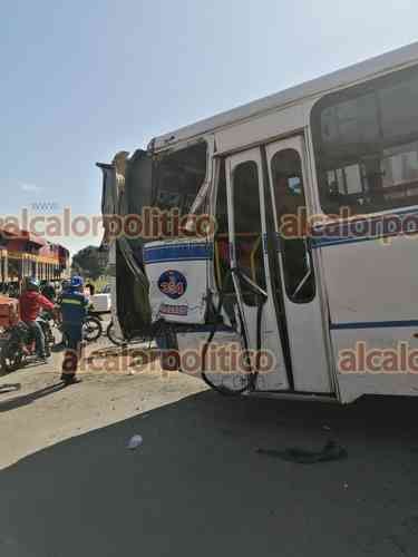 Descuidado chofer de autobús provocó que tren lo impactara, en Xalapa ...