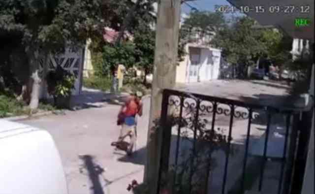 “Enfermo, todo loco”: En Veracruz Puerto, indigente causó alarma al ...