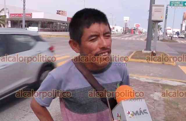 “Mascarita Sagrada”, un peculiar vendedor que espera el regreso del ...