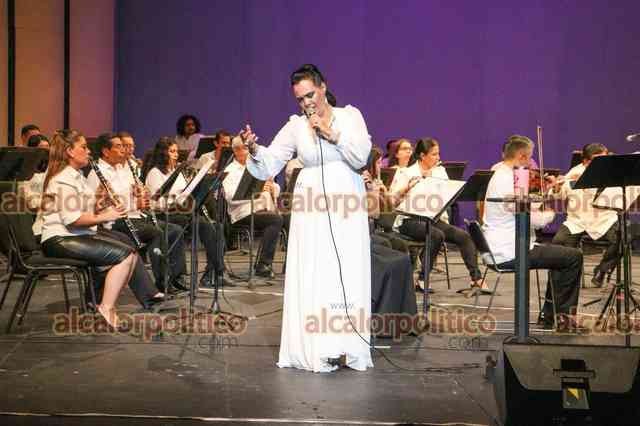 Doris "La Reina del Bolero", en Xalapa - Galería - alcalorpolitico.com