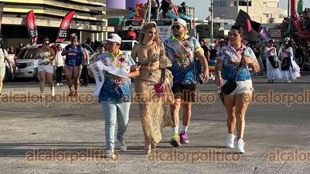 “Vale Queen” es la madrina de la marcha número 14 de la comunidad ...
